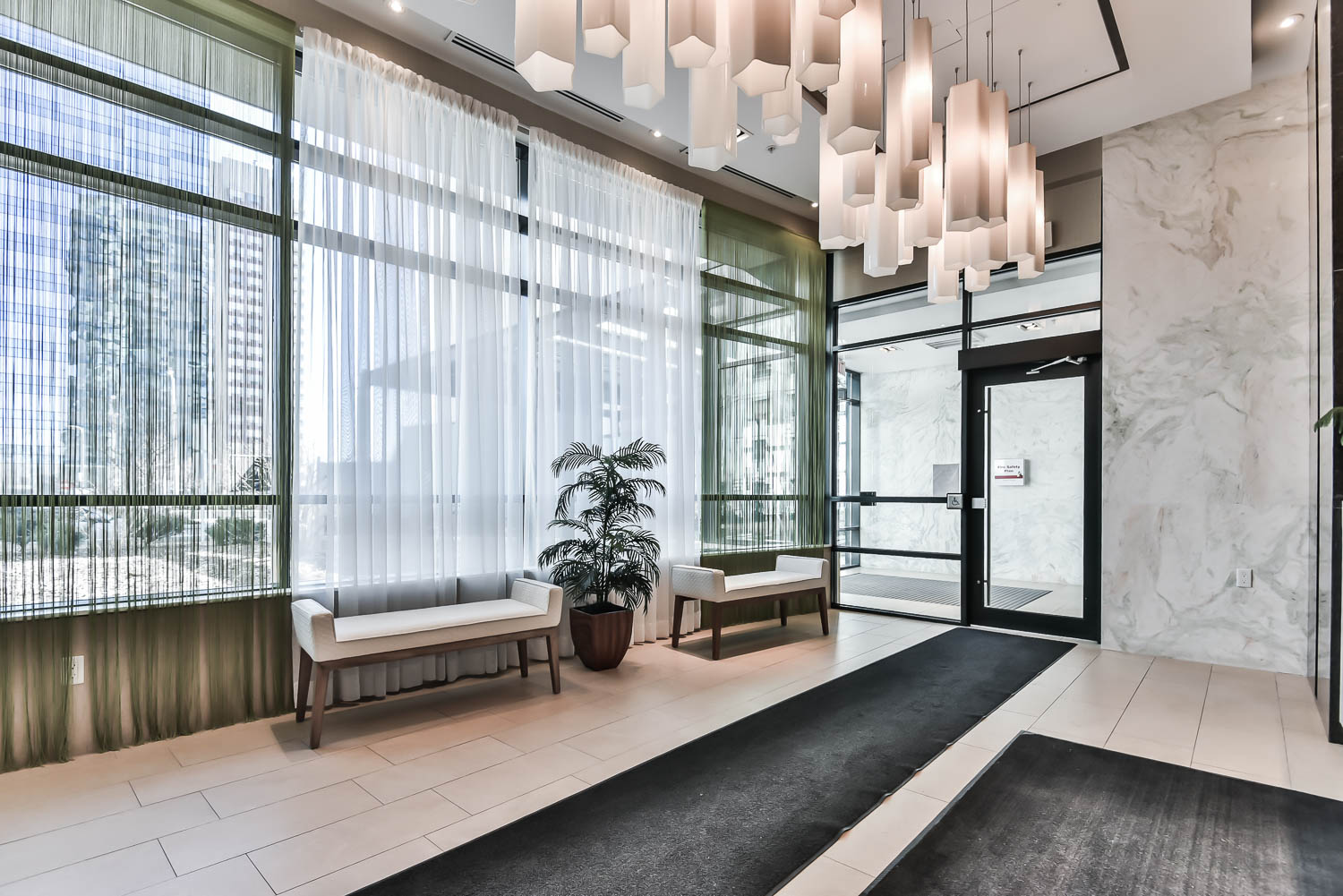 5740 Yonge St. Unit 2209 - Tar Team Real Estate